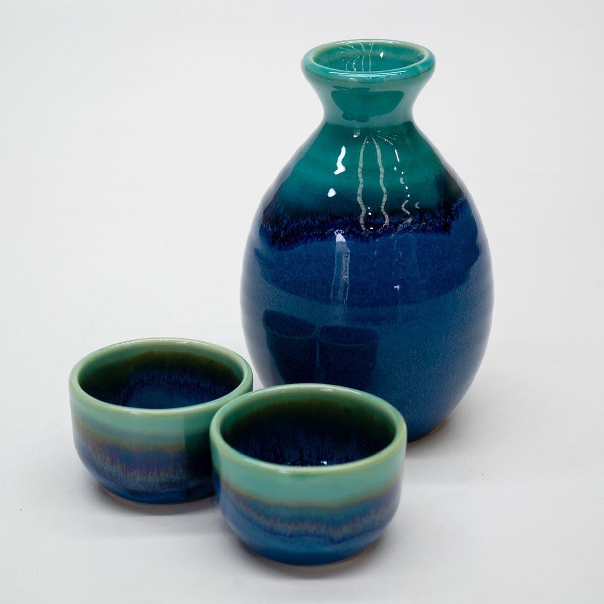 Seiryu Syukisen Sake Bottle & Cups with Gift Box - Sake Online – Sakeonline